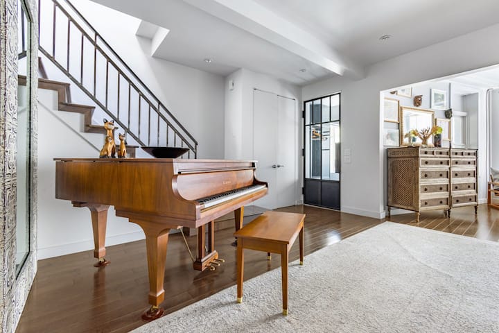 Spacious Home Near Prospect Park & Access To Nyc! - Brooklyn, NY