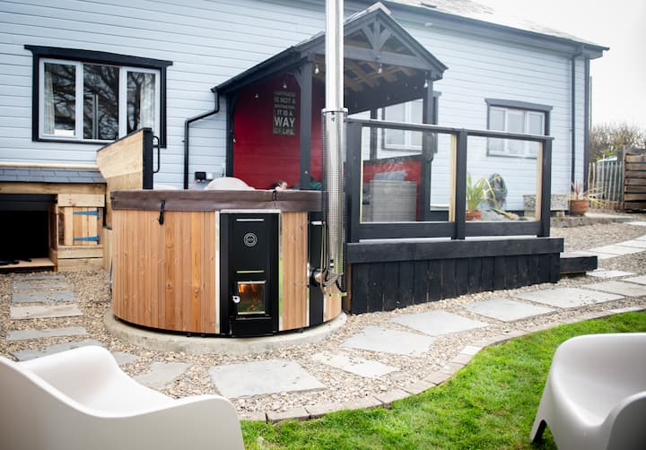 Secret Water At Four Little Trees - Haverfordwest