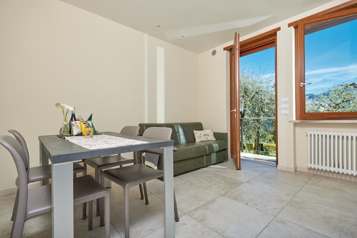 Tino: Luxury App. Private Balcony With Lake View - Monte Baldo