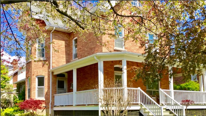 Stylish, Private, Loft By The Lake, 3rd Floor - Mississauga