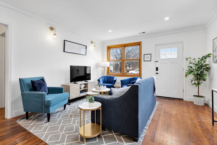 Centrally Located Arlington Bungalow - National Harbor