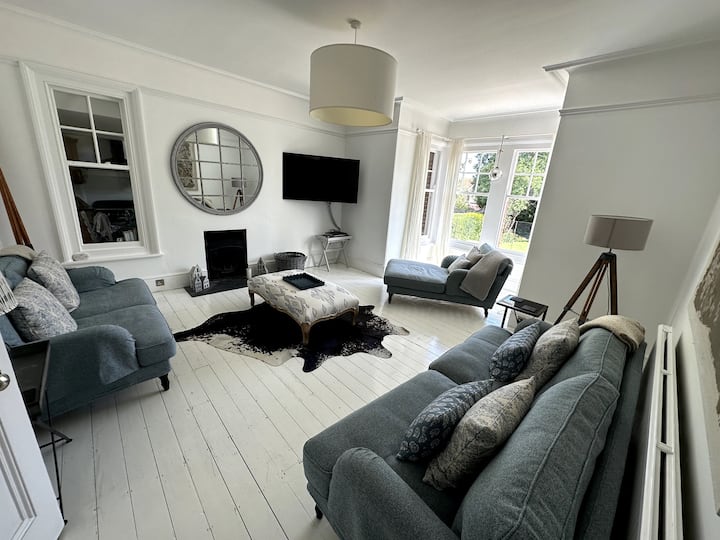 Beautiful Apartment In A Detached House - Exmouth