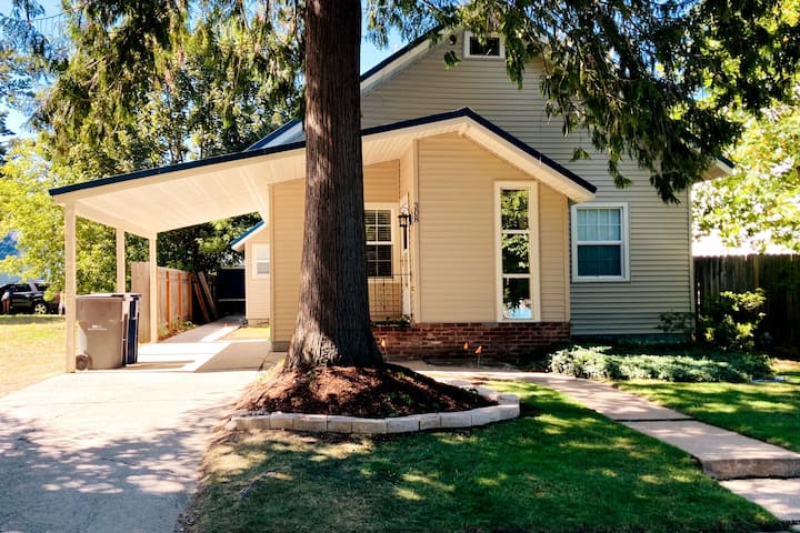 Charming South Sandpoint Family Vacation Rental - Lake Pend Oreille, ID