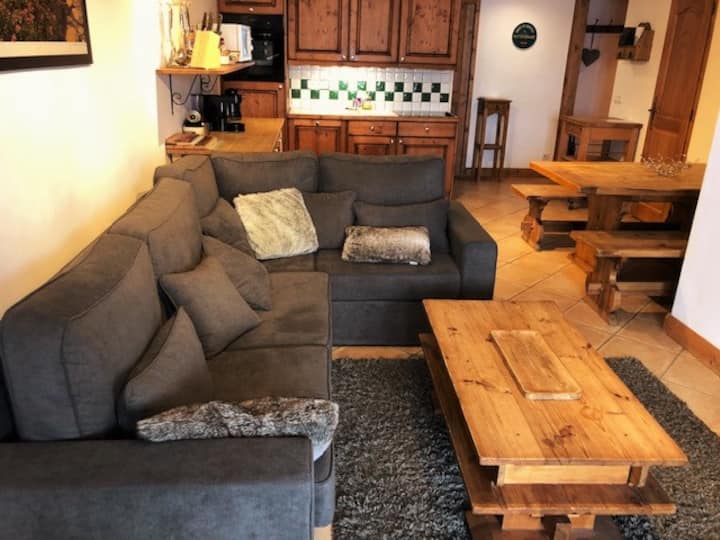 Apartment Chataigne, 3 Bedrooms, Sleeps 6-8 - Sainte-Foy-Tarentaise