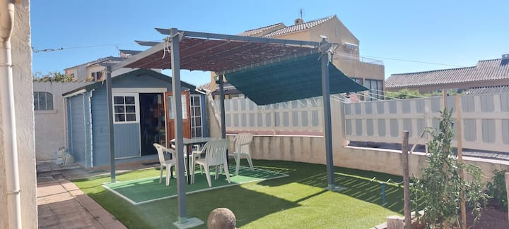 Appartement Et Jardin Dans Villa. - La Garde