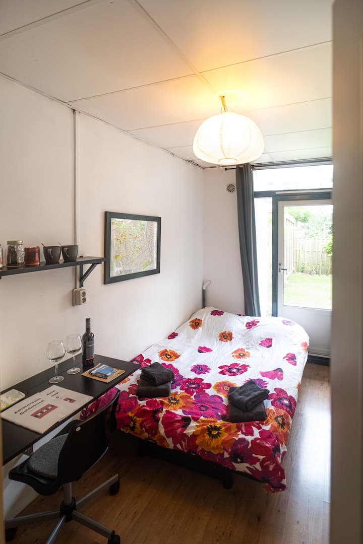 Cozy, Central Room In Amsterdam - Amsterdam