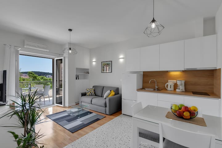 Apartment 2 Close To Center With Parking - Tučepi