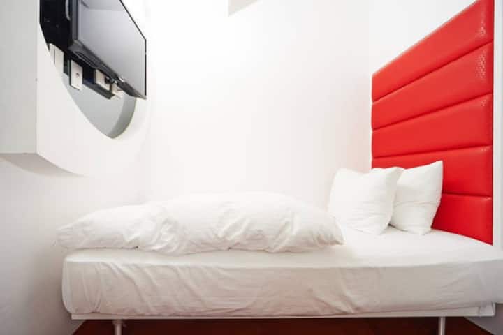 Near Mrt 3 Minutes By Walk 18d2/single Bed - Taipei