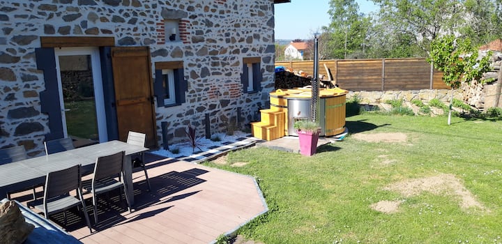 Maison De Caractère 110m2 Au Calme Et Son Jacuzzi - Gannat