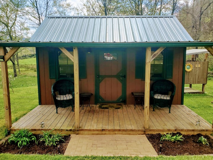 Crooked Creek Glamping Cabin Socally Distanced - West Jefferson, NC