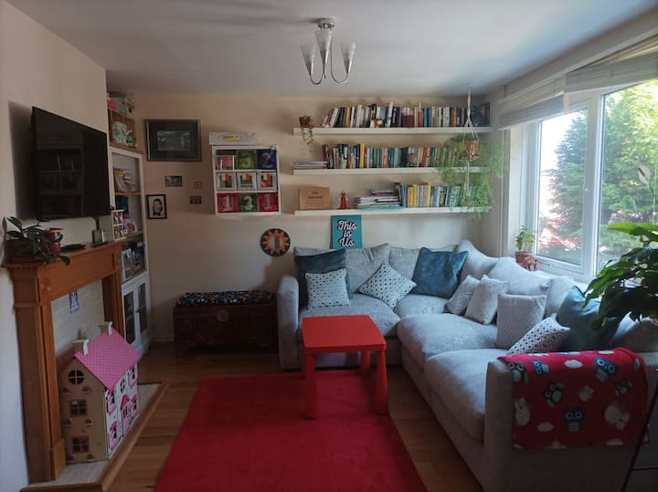 Bright Spacious House Convenient Location - Londra