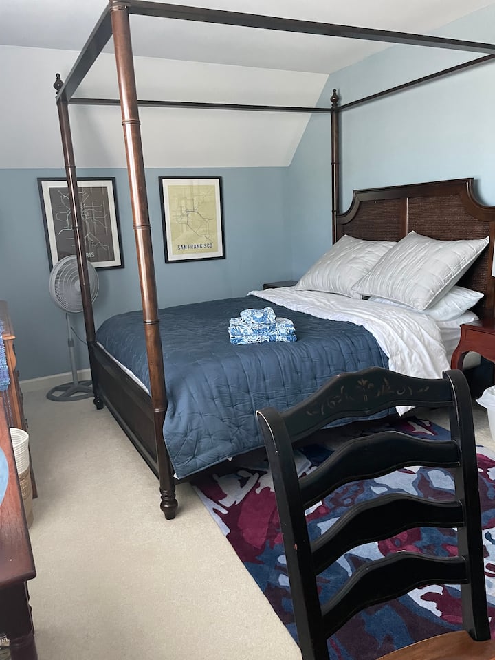 Artist Place, Private Upstairs Suite. - Winston-Salem, NC