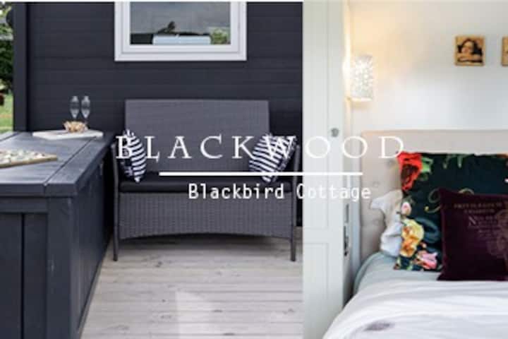 Soak Up The Peace And Quiet At A Boutique Farm Cottage - Prebbleton