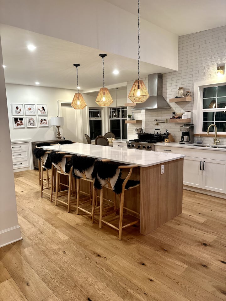 Charming Victoria Character Home - Saanich