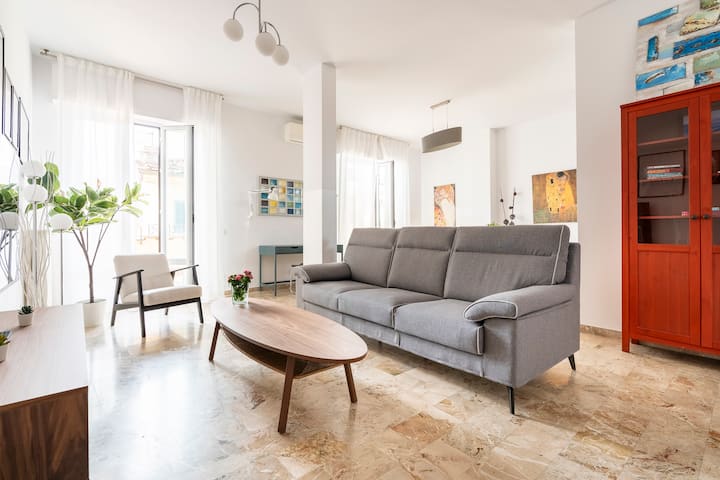 Large And Panoramic Apartment In Florence - Florence