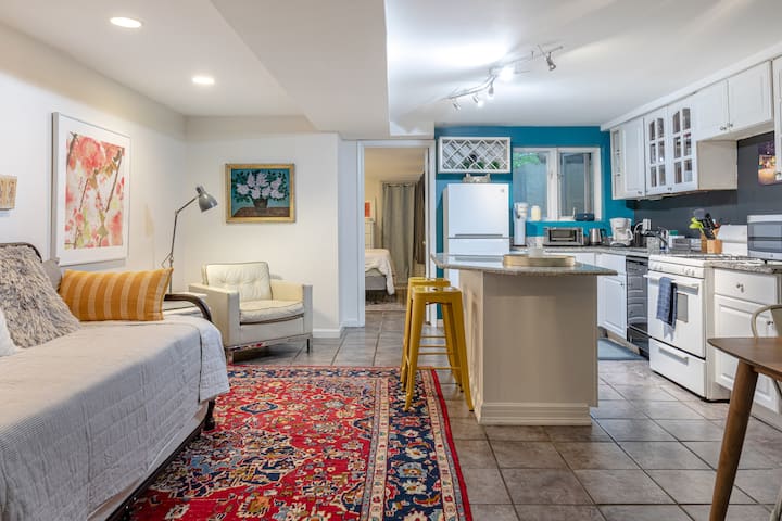 Colorful 1br Basement Apartment By Zoo - Sleeps 5 - Washington, D.C.