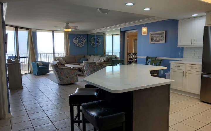 Beach Heaven - An Amazing 5 Bedroom Condo! - Orange Beach, AL