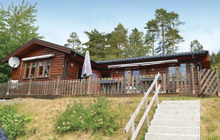 A Charming Log House Near The Sea - Uddevalla
