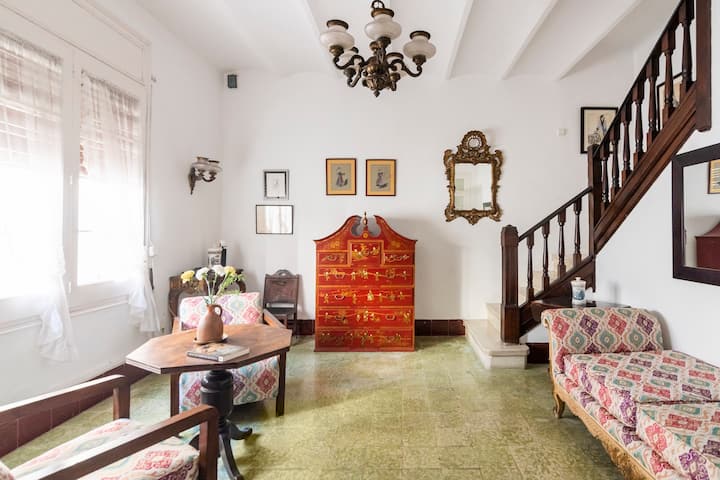 Habitaciónq Individual, Ventilador, Televisión, - Sitges