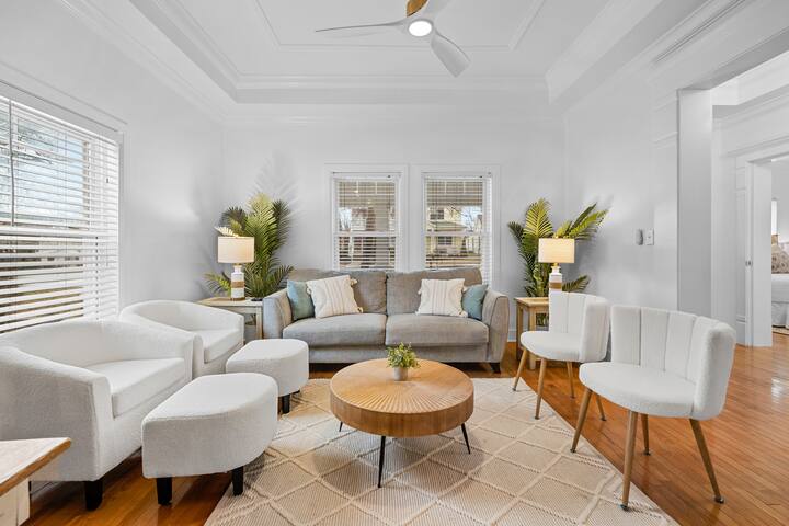 Spacious East Nash Charm, 6 Min 2 Downtown & Bway - Nashville, TN