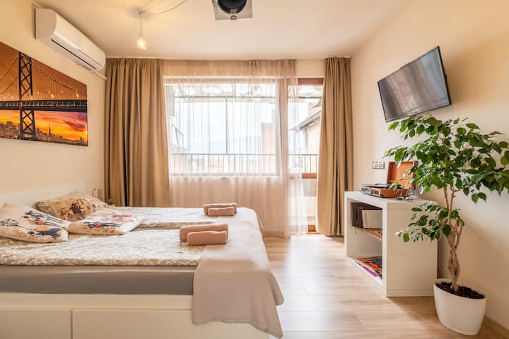 Jazzy Off Vitosha Blvd: Feel The Rhythm Of Sofia - Sofia