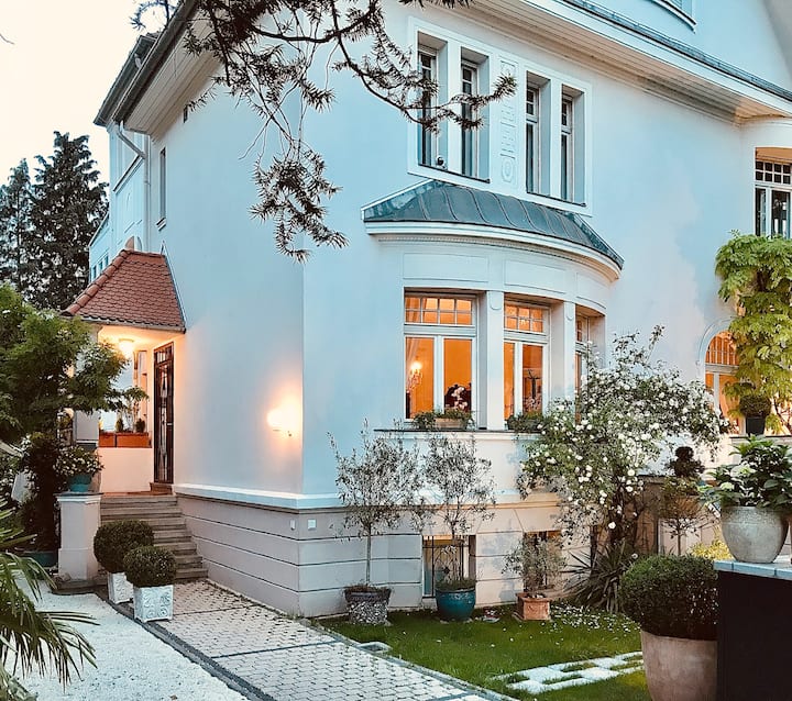 Schöner Wohnen In Jugendstilvilla Biebricher Allee - Wiesbaden