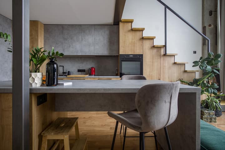 Bright City Centre 1 Bedroom Loft With Work Space - Vilnius