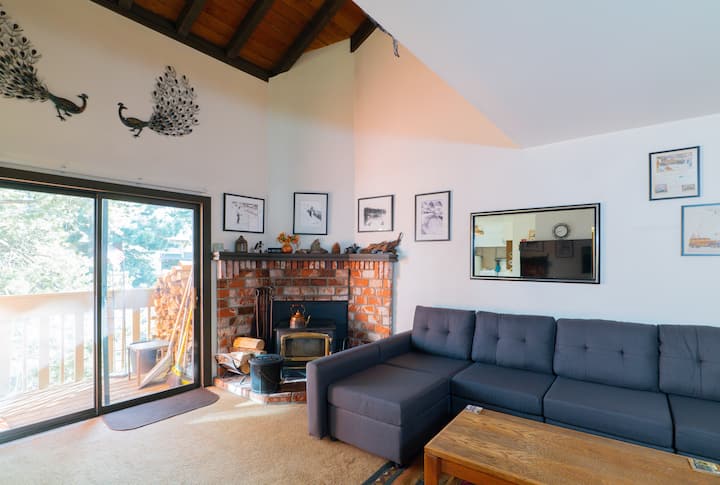 Large/clean 3bed+loft Family Ski Condo, Sleeps 9 - Mammoth Lakes, CA