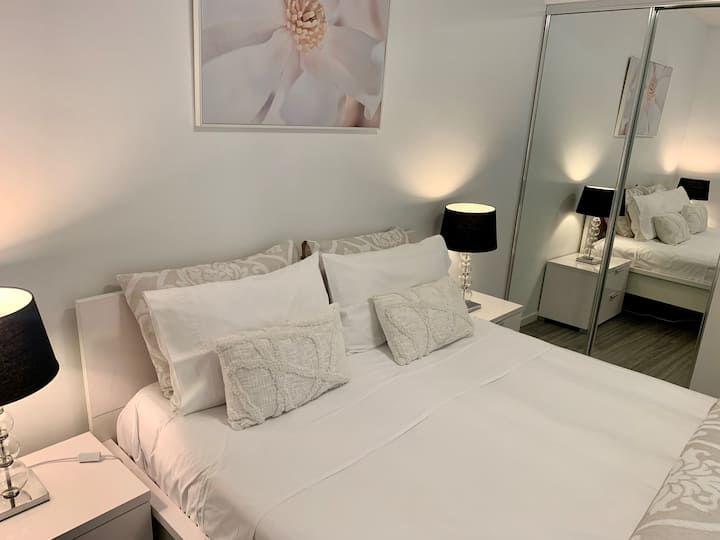 Broadbeach Getaway - Gold Coast