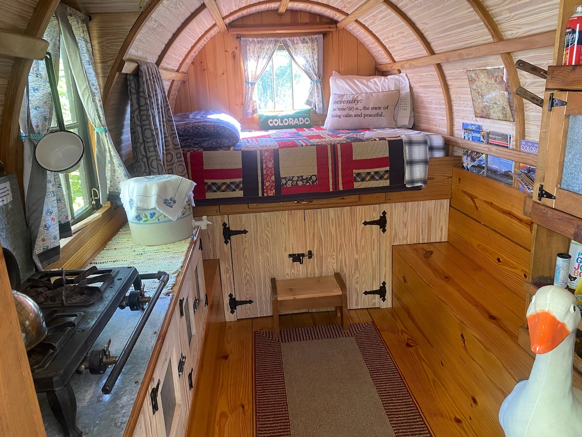 Stump Henge (Bed & Breakfast in a wagon) - Tiny houses for Rent in ...