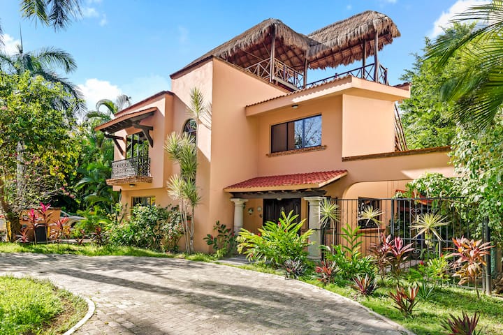 4br Villa | Private Pool • Steps To Beach & Town - Playa del Carmen