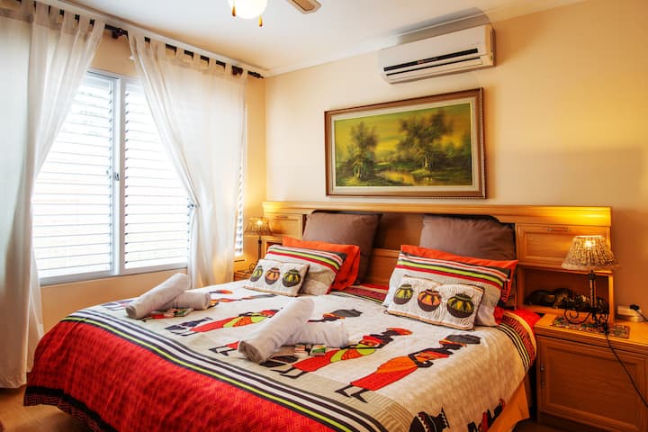 Safe*family Friendly*central*solar*wi-fi 265mbps - Cape Town