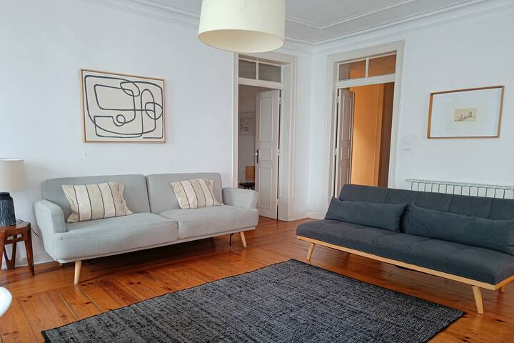 Stunning Apartment Near Chiado - Amadora
