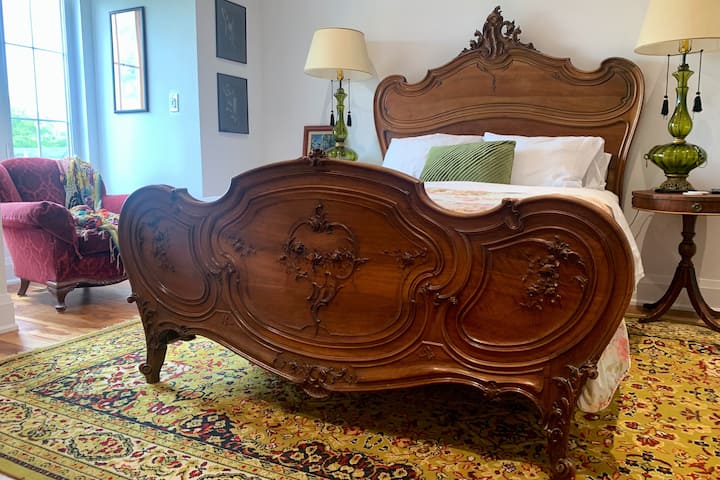 Quiet Studio Apt. W/private Elevator In Mill Pond! - Ontario