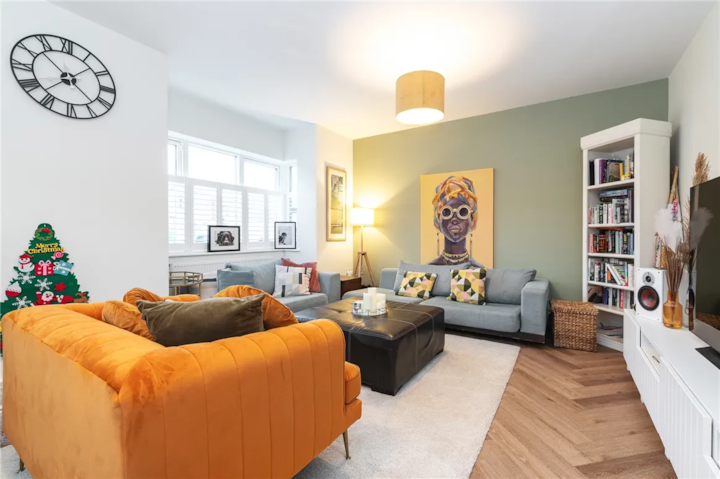 Family Home In South Dublin Beside Tram To City - Bray