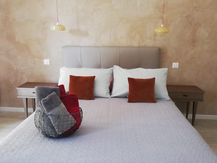 Chambre d'Hôtes "Les Perluètes" 1 Carennac - Chambres d'hôtes à louer à ...