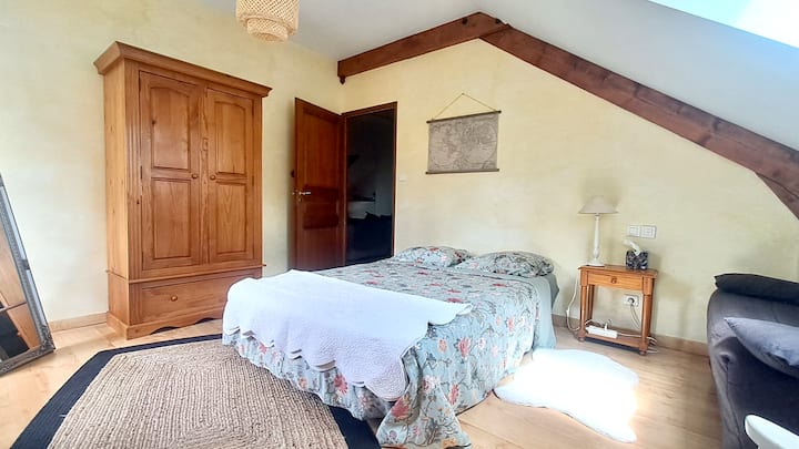 Chambre Pour 2 Personnes - Lac de Vouglans