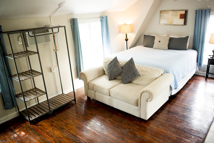Mable Ringling Loft 1 King Br, Ba,kitchen Downtown - Sarasota, FL