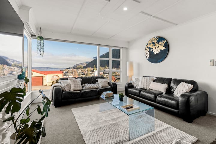 Hot Tub - Huge Lake Views- Super-king Beds - Queenstown