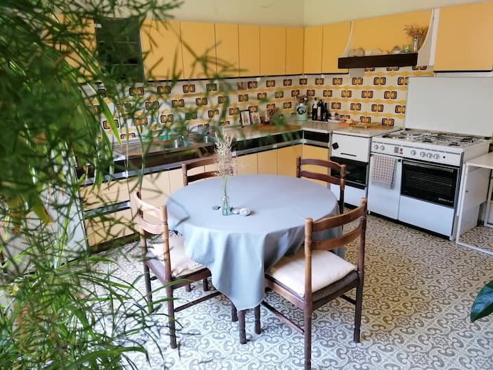 Cosy Arty Vintage Home - Tolmin