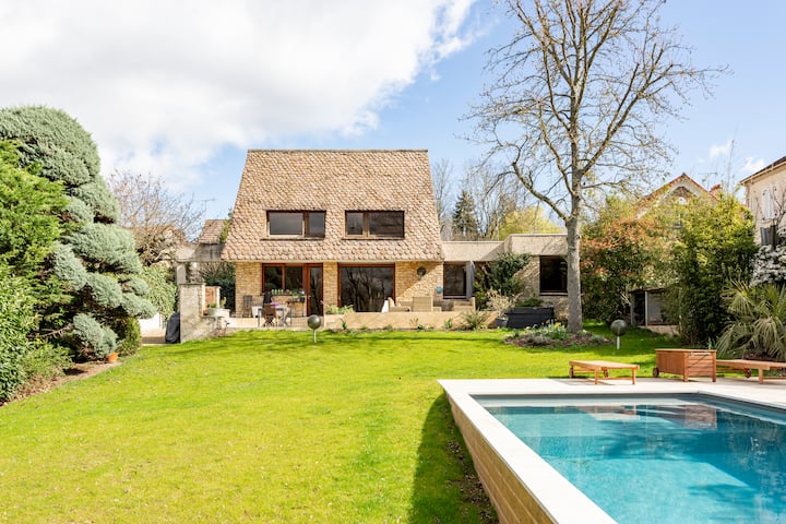Maison Architecte Dans Jardin Paysagé. - Évry