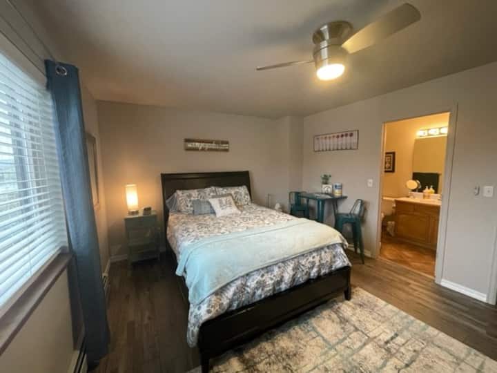 Mini Suite W/private Bath Centrally Located! - Grand Junction, CO