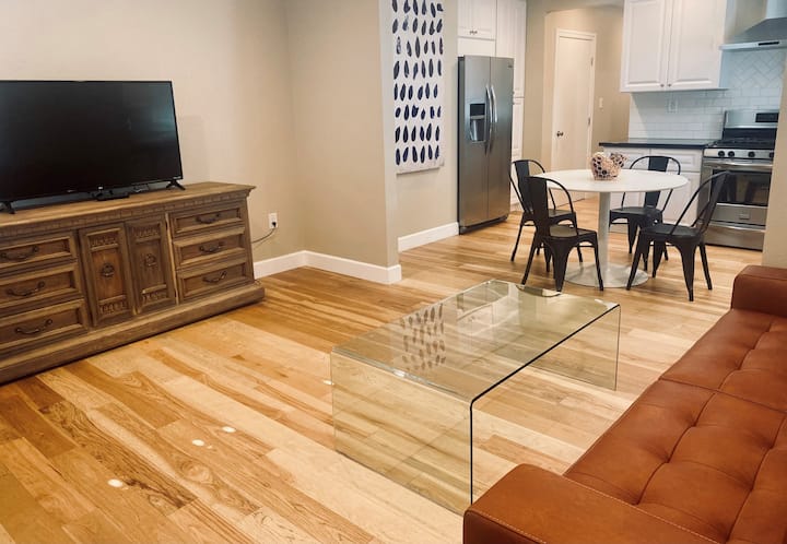 Renovated Downtown With Private Yard - Santa Rosa, CA