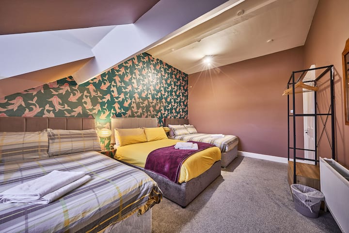 Room 8 @ Crawford Square - Derry
