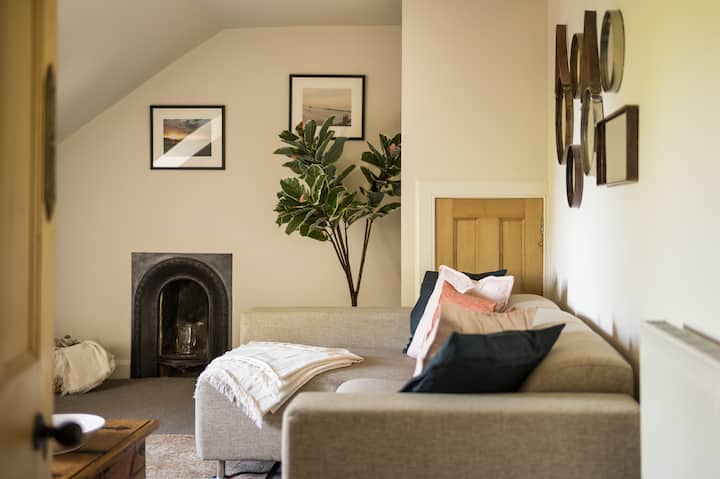 Guest Favourite Duplex W/ Office 2 Mins To Beach - Edinburgh