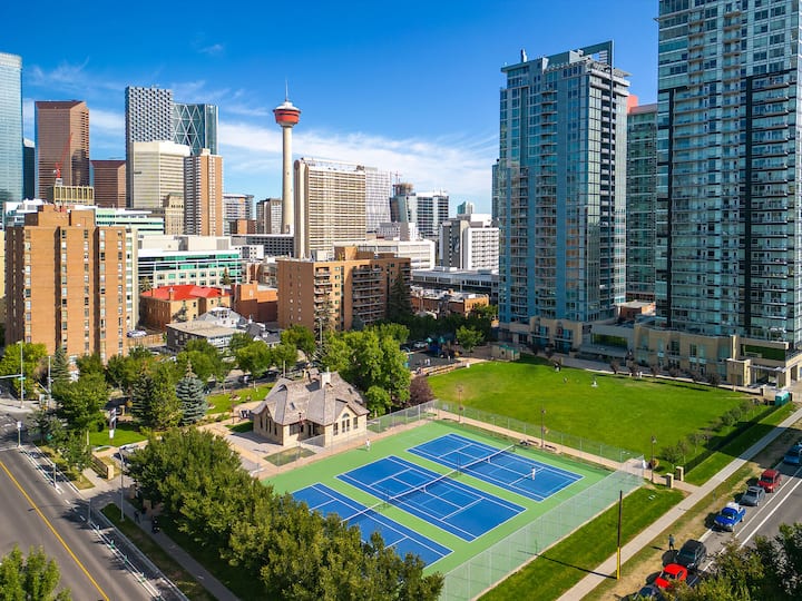 Modern Gem On The Park D/t - 30+ Day Stays - Calgary