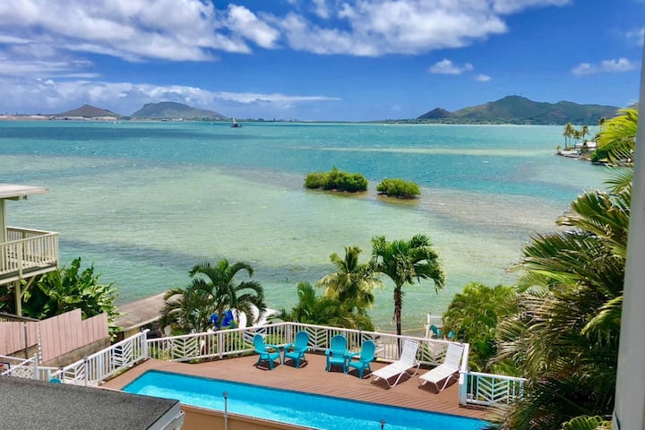 Spacious Waterfront With Gorgeous View & Pool - Kailua, HI