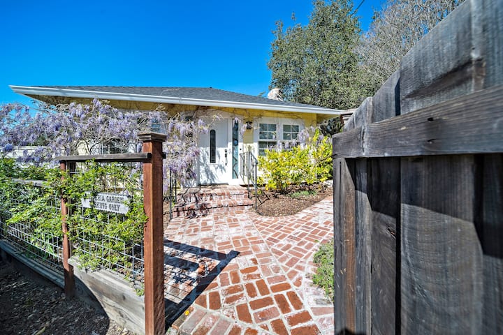 Wisteria Garden - Glen Ellen, CA
