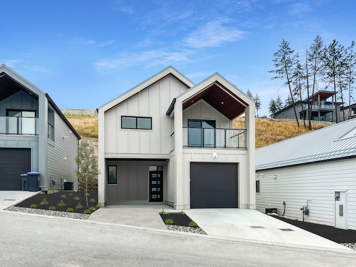 Little Lake Loft | Pets Ok | Shared Pool & Hot Tub - Kelowna