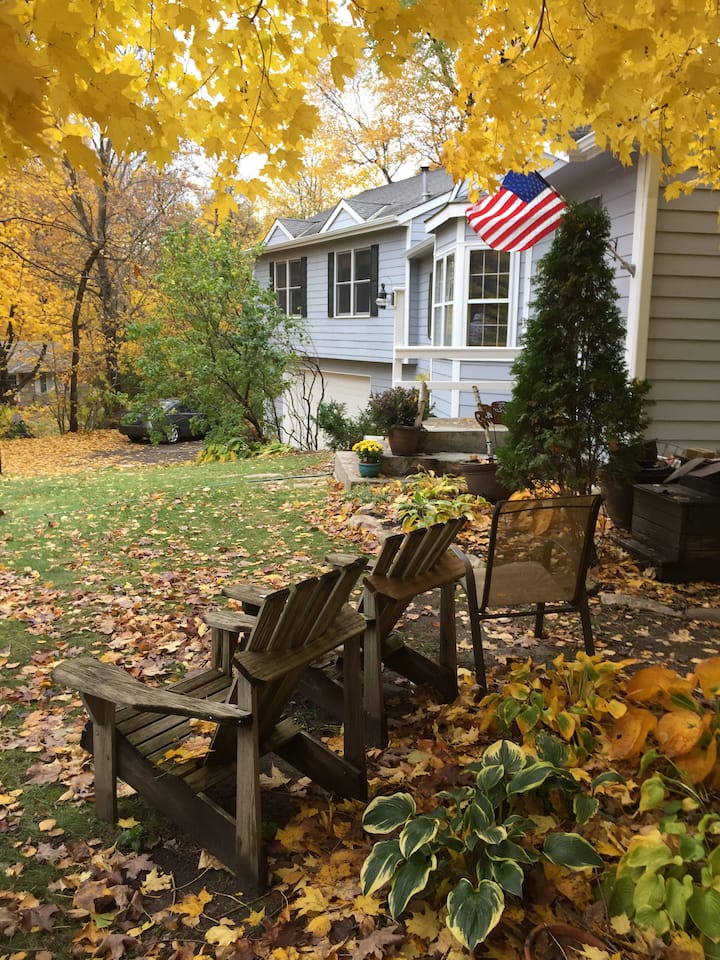 Your Charming Home In Minnetonka ~ Entire House - Wayzata, MN